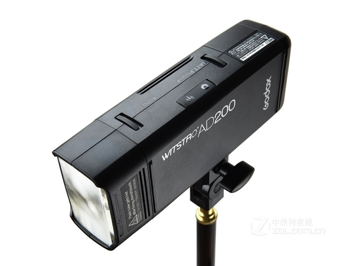 Godox AD200 vs Neewer Q3- Which One is the Best?